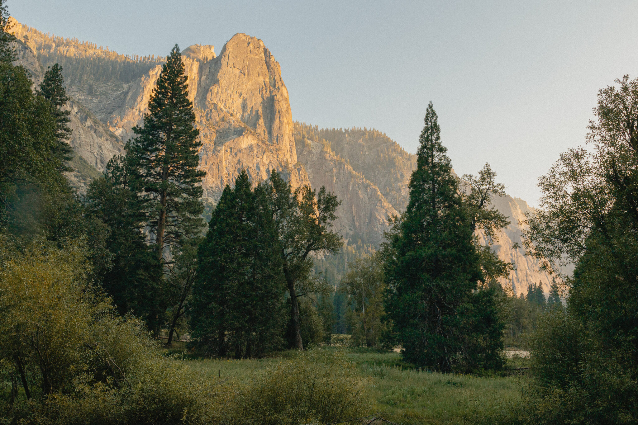 Romantic Yosemite Wedding Weekend to Remember - jessielynphotography.com
