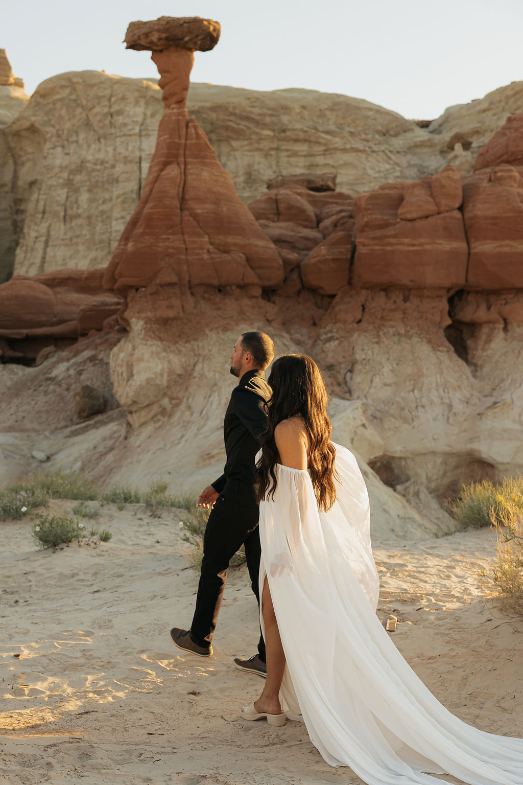Desert of Utah Elopement at Sunrise - jessielynphotography.com